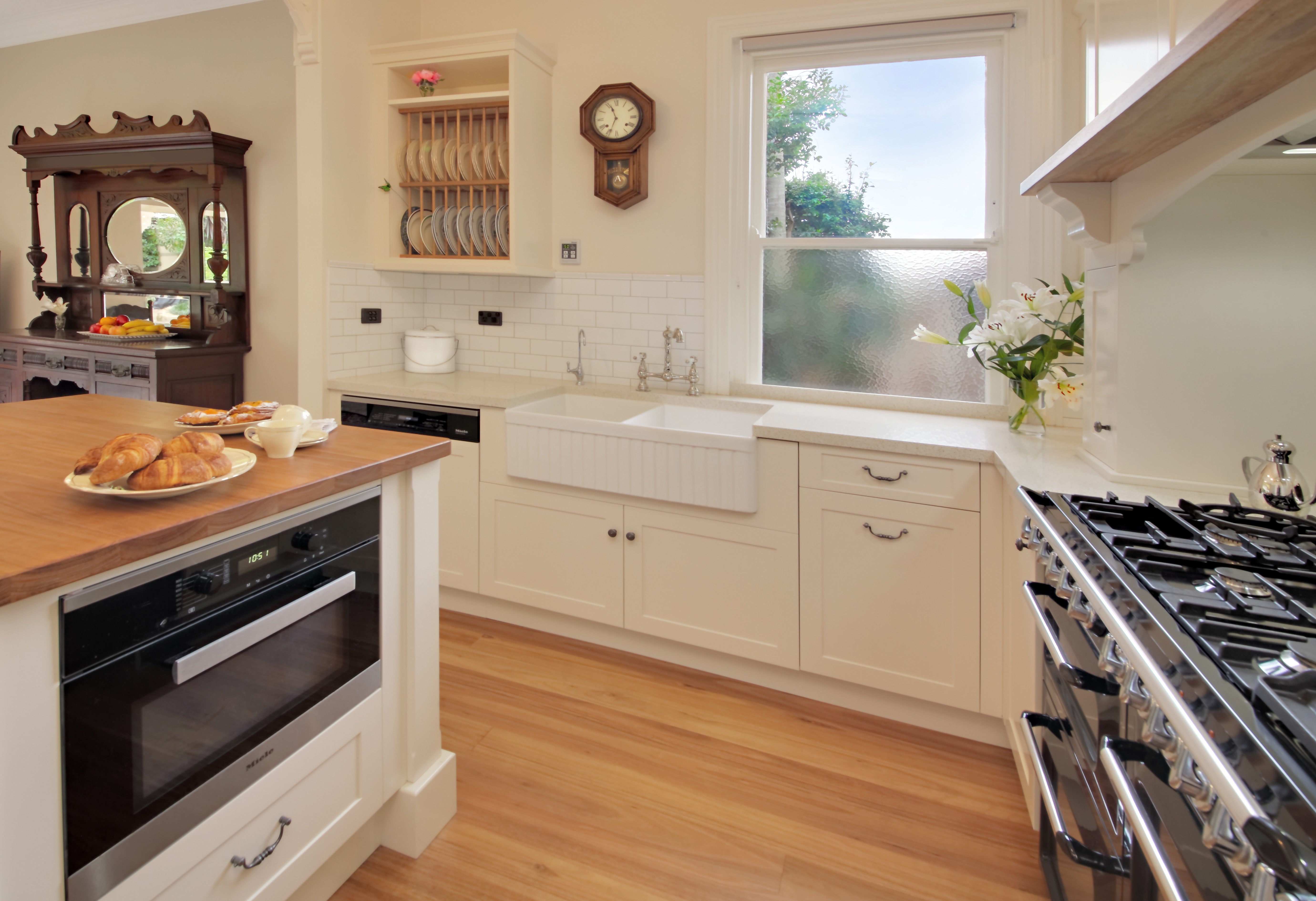 Small Traditional Kitchen
